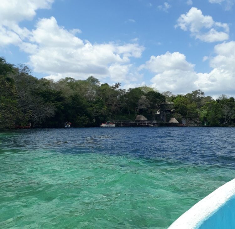 Visita la laguna de los 7 colores, en Bacalar - Viajeros Ocultos