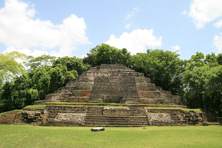 Visitamos Lamanai ruinas mayas en Belice - Viajeros Ocultos