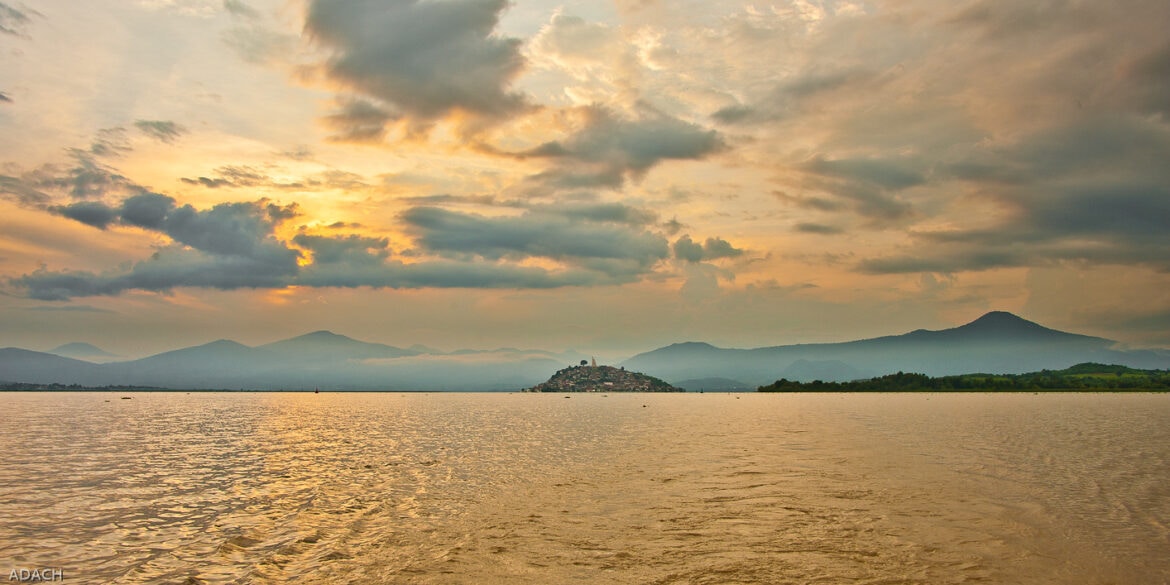 Viaje al Lago de Pátzcuaro, sus islas y Pueblo Mágico - Viajeros Ocultos