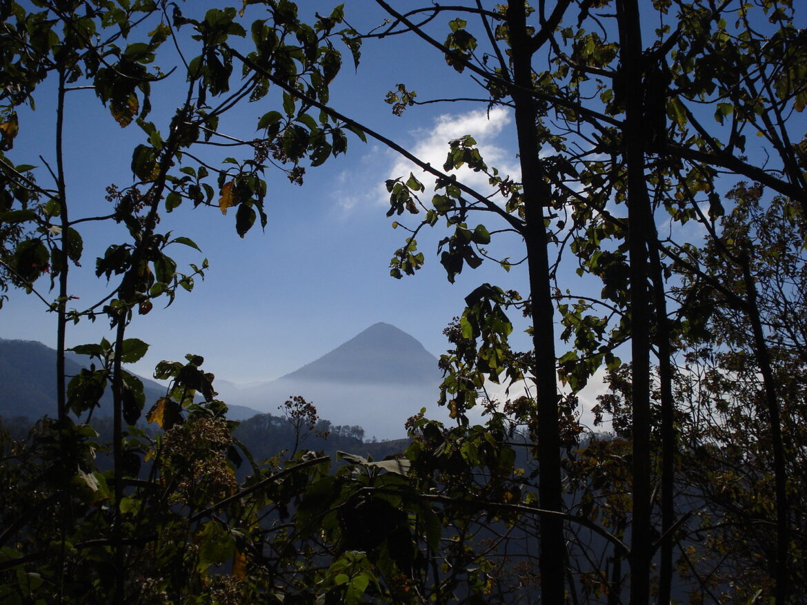 Montañismo por el Volcán Santa María - Viajeros Ocultos
