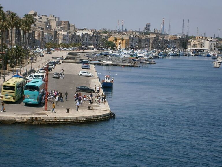 Atracciones por la ciudad de Tarento, Italia - Viajeros Ocultos