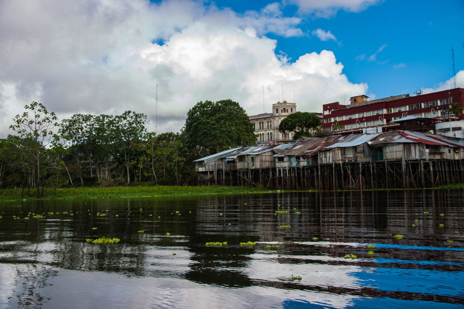 Explorando el río Amazonas en Perú - Viajeros Ocultos