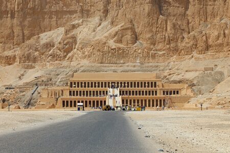 El maravilloso templo funerario de Hatshepsut - Viajeros Ocultos