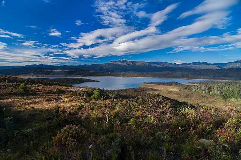 20 Mejores Parques Nacionales de Indonesia - Viajeros Ocultos