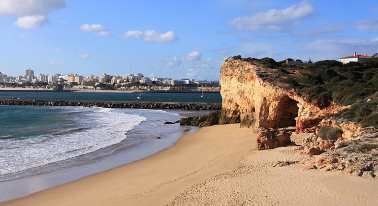 Guía de viaje por Lagoa en Algarve - Viajeros Ocultos