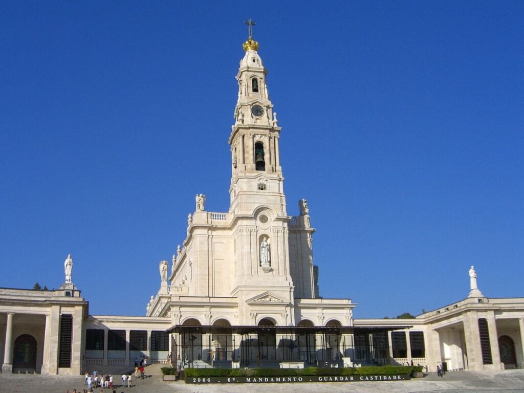 Qué ver en el Santuario de Fátima - Viajeros Ocultos
