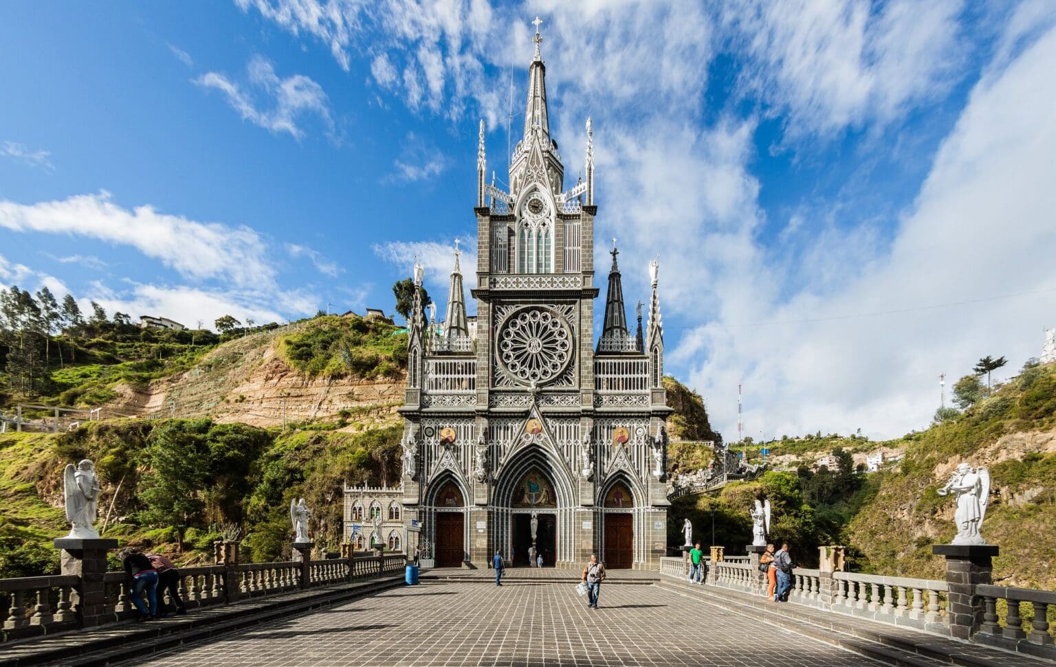 Visita al Santuario de Las Lajas, Colombia - Viajeros Ocultos